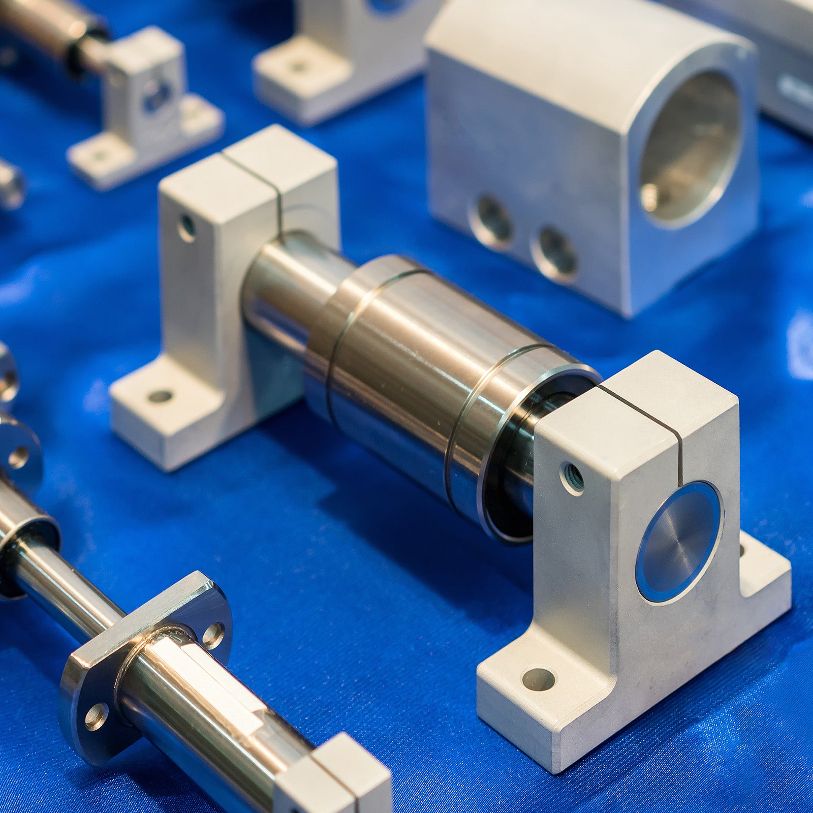 Uxcell 12pcs LM5UU Linear Ball Bearings, 5mm Bore 10mm OD 15mm Long ...